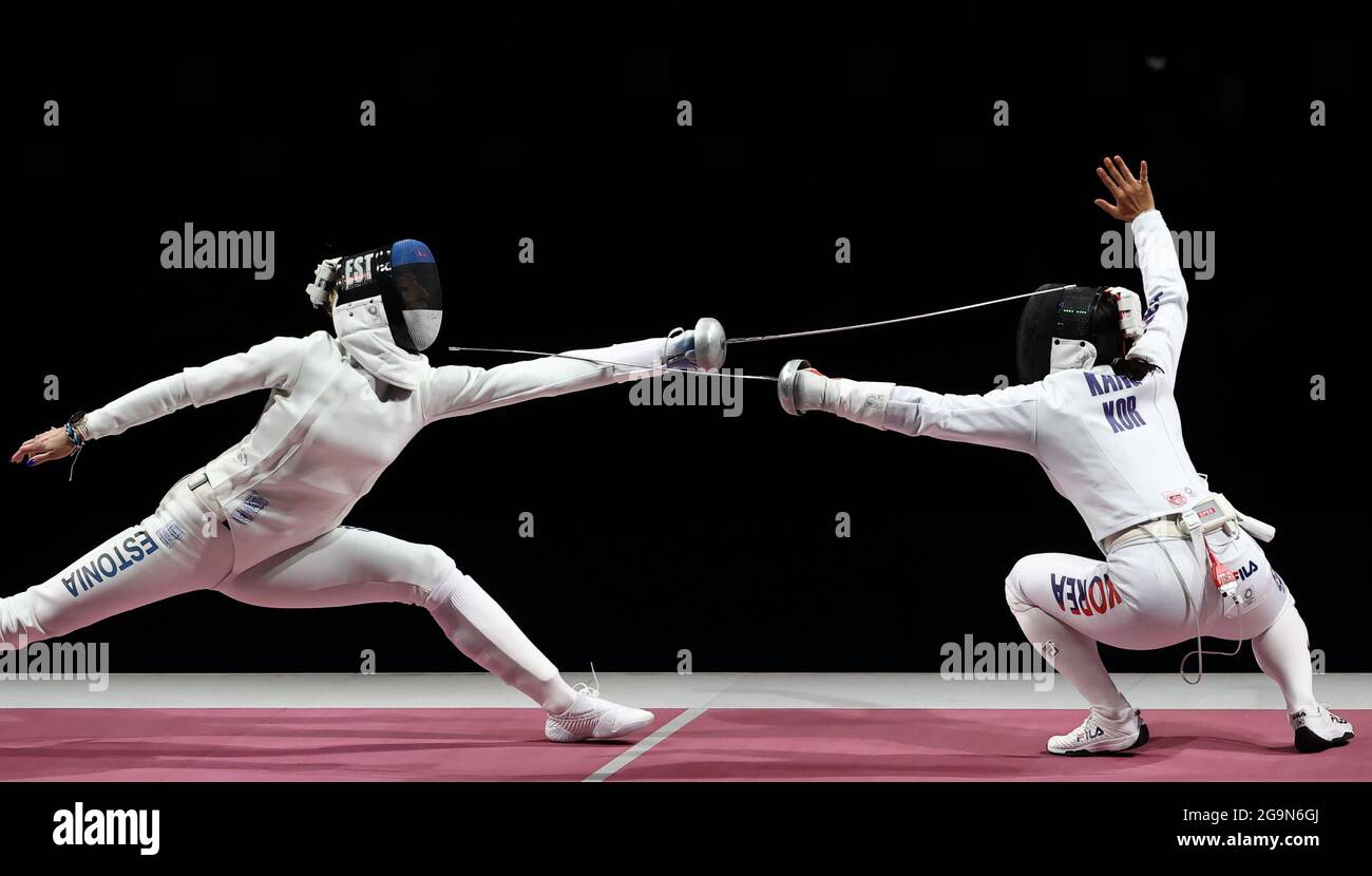 27th July, 2021. South Korean women's team epee event Kang Young-mi (R ...