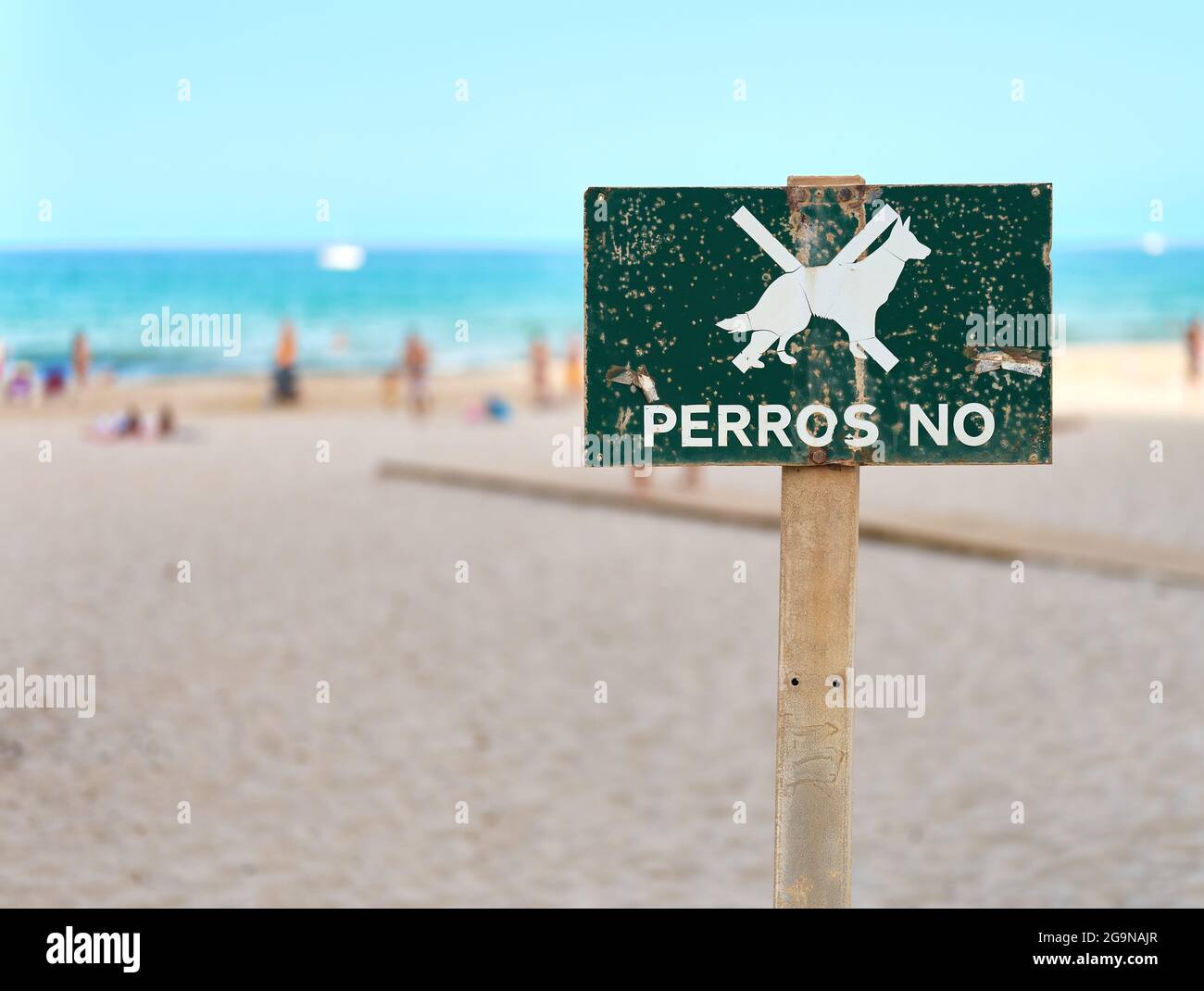 Sign beach coast sea symbol hi-res stock photography and images - Alamy