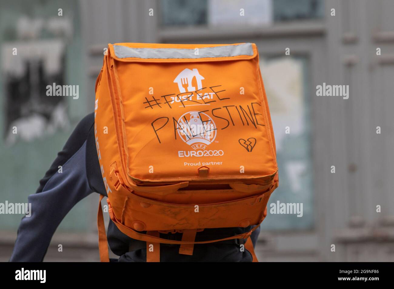 Takeaway uk food pack hi-res stock photography and images - Alamy