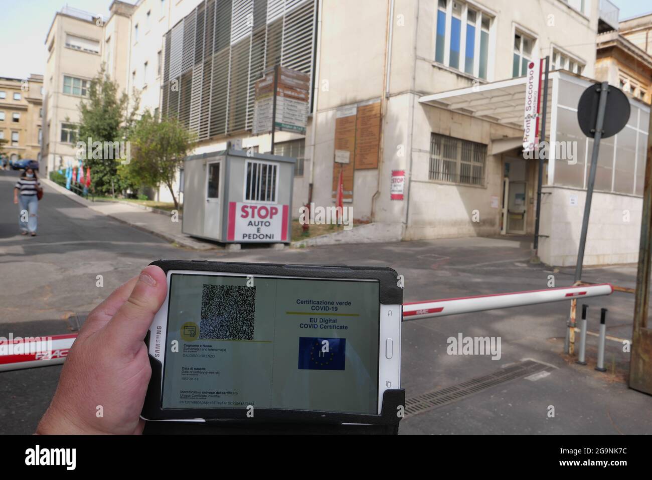 THE ITALIAN DIGITAL PASS WITH THE QR CODE NECESSARY FOR OSPITAL VISIT ...
