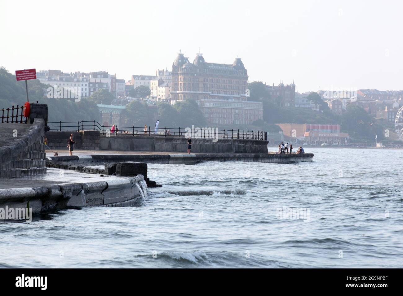 Promenade scarborough hi-res stock photography and images - Alamy