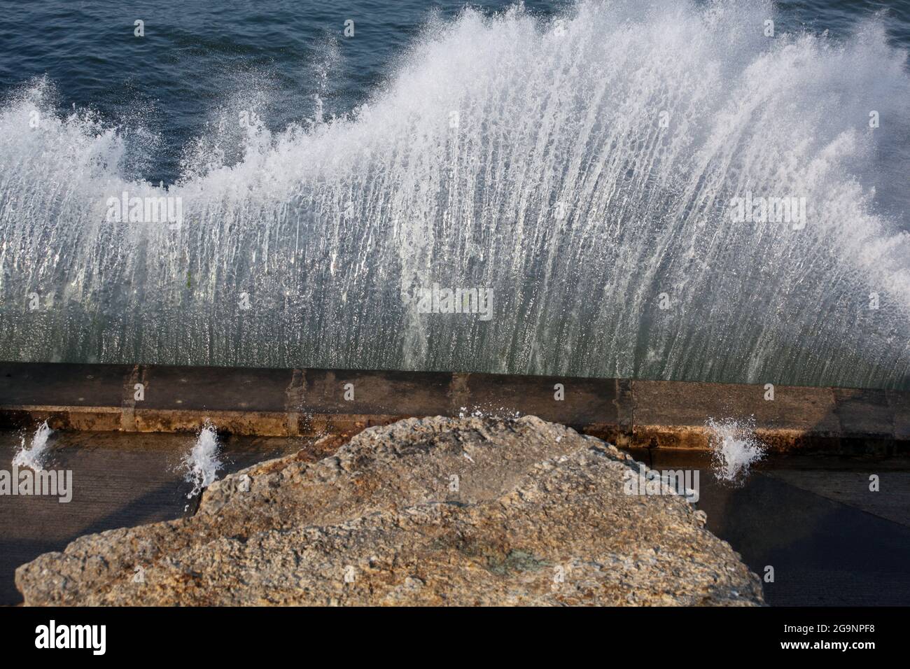 Wave wall promenade hi-res stock photography and images - Alamy