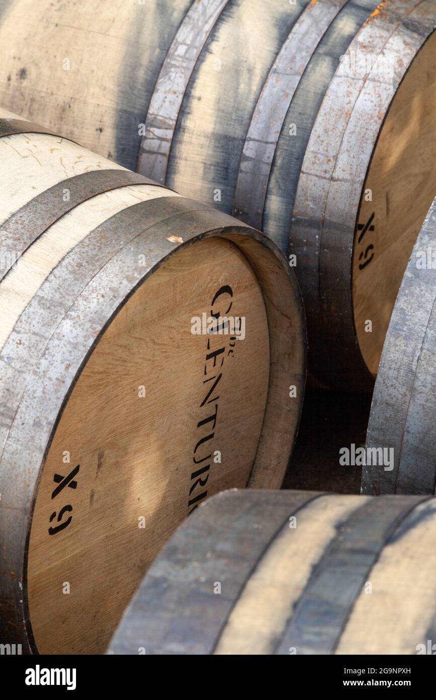 Whiskey barrel hi-res stock photography and images - Alamy