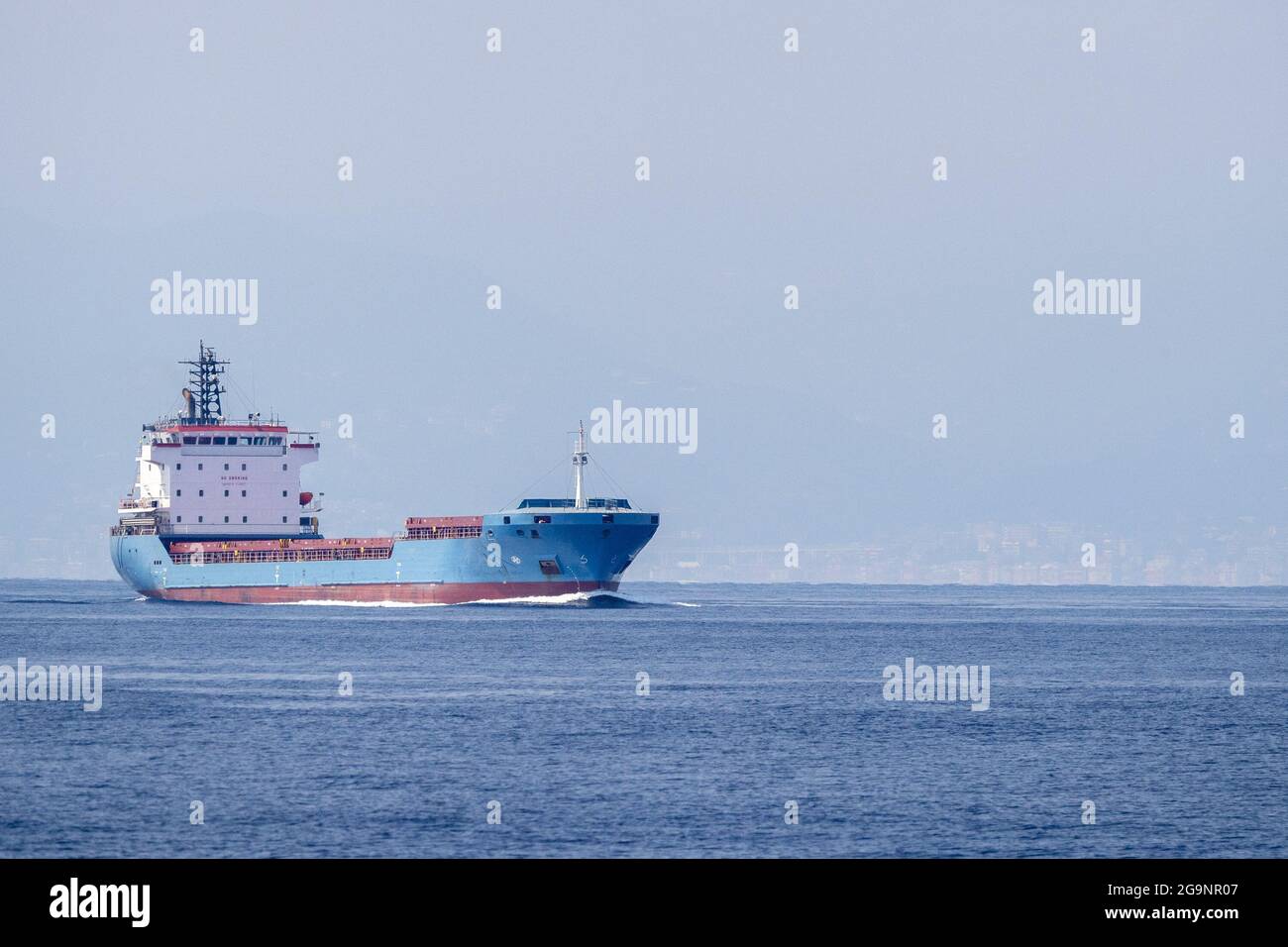 gas tanker ship transporter sailing sea Stock Photo - Alamy