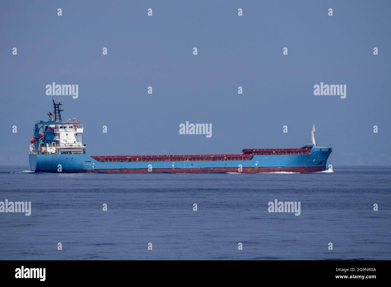 gas tanker ship transporter sailing sea Stock Photo - Alamy