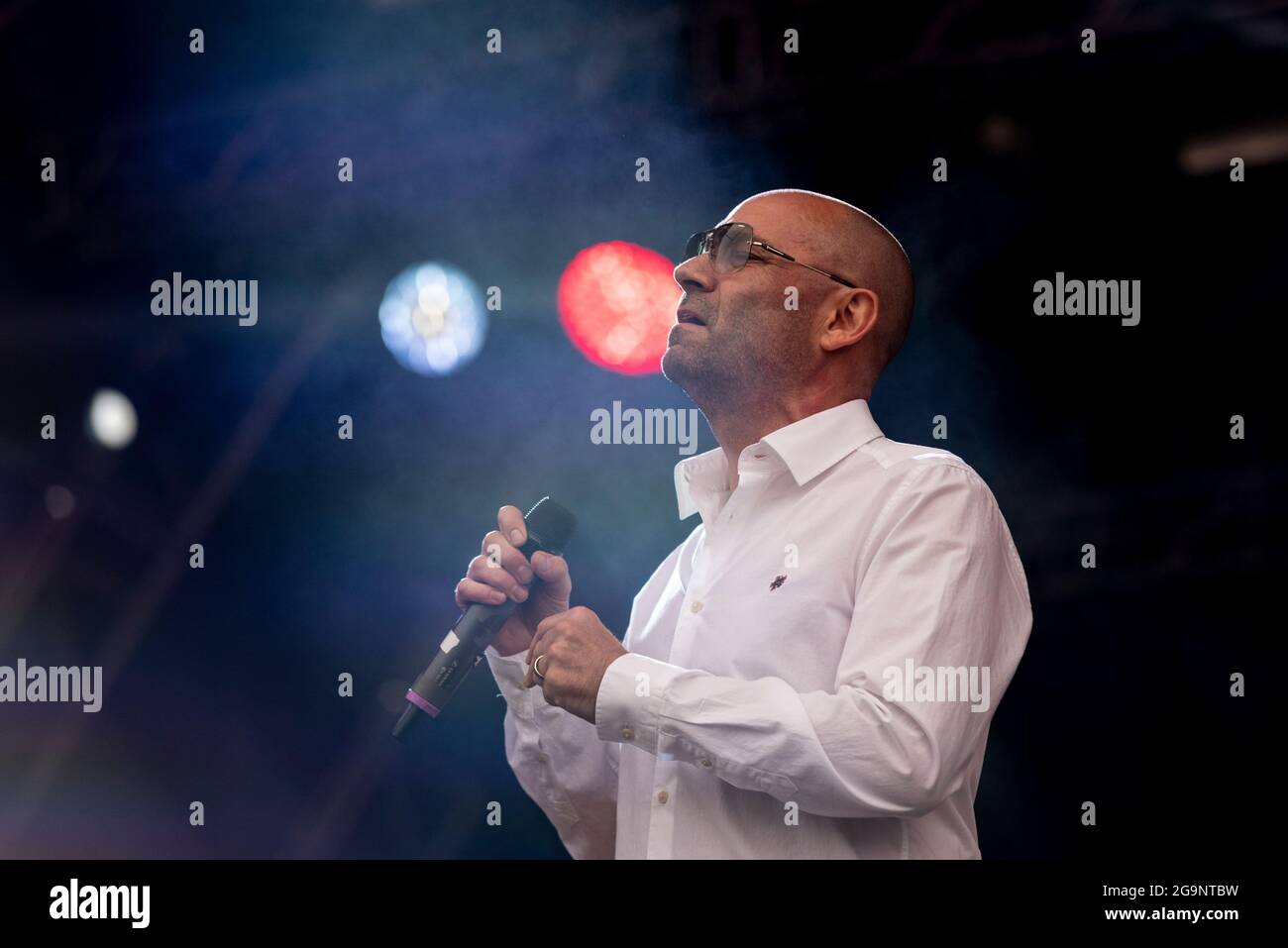 Kenny Thomas singing live at the Soultasia music festival at Maldon ...