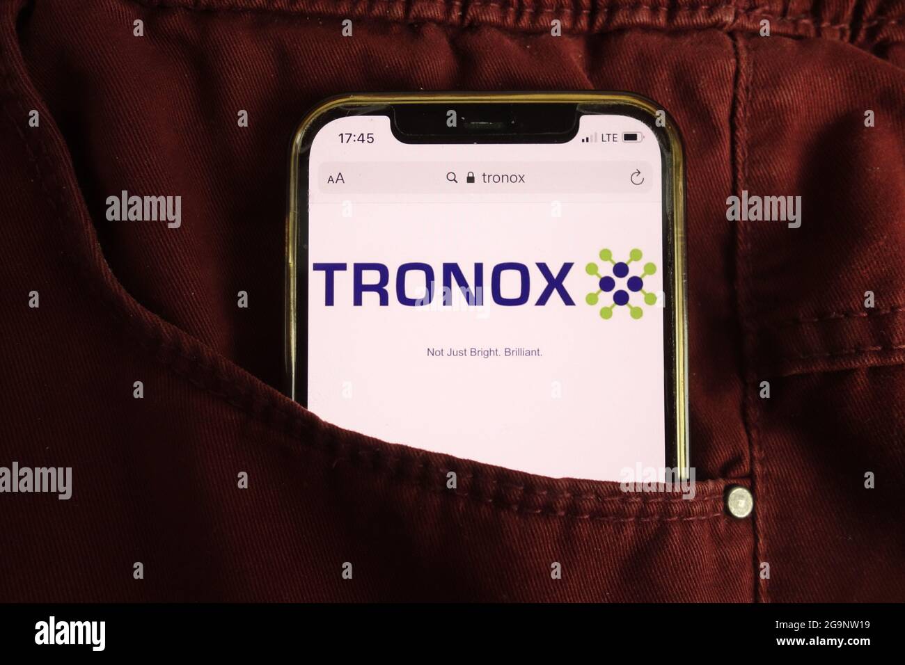 Mobile phone manufacturing us hi-res stock photography and images - Alamy