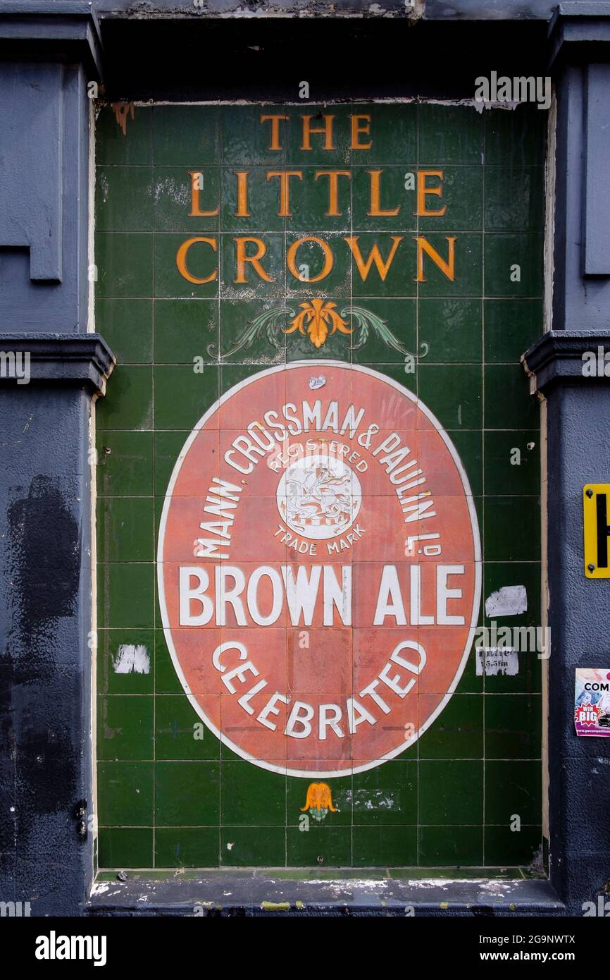 Ghost sign uk hi-res stock photography and images - Alamy