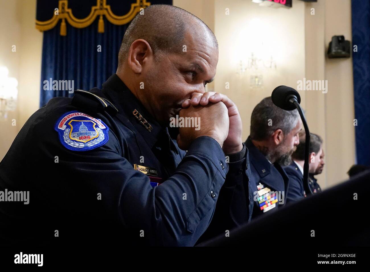 6 jan 2021 police officer u s capitol hi-res stock photography and ...