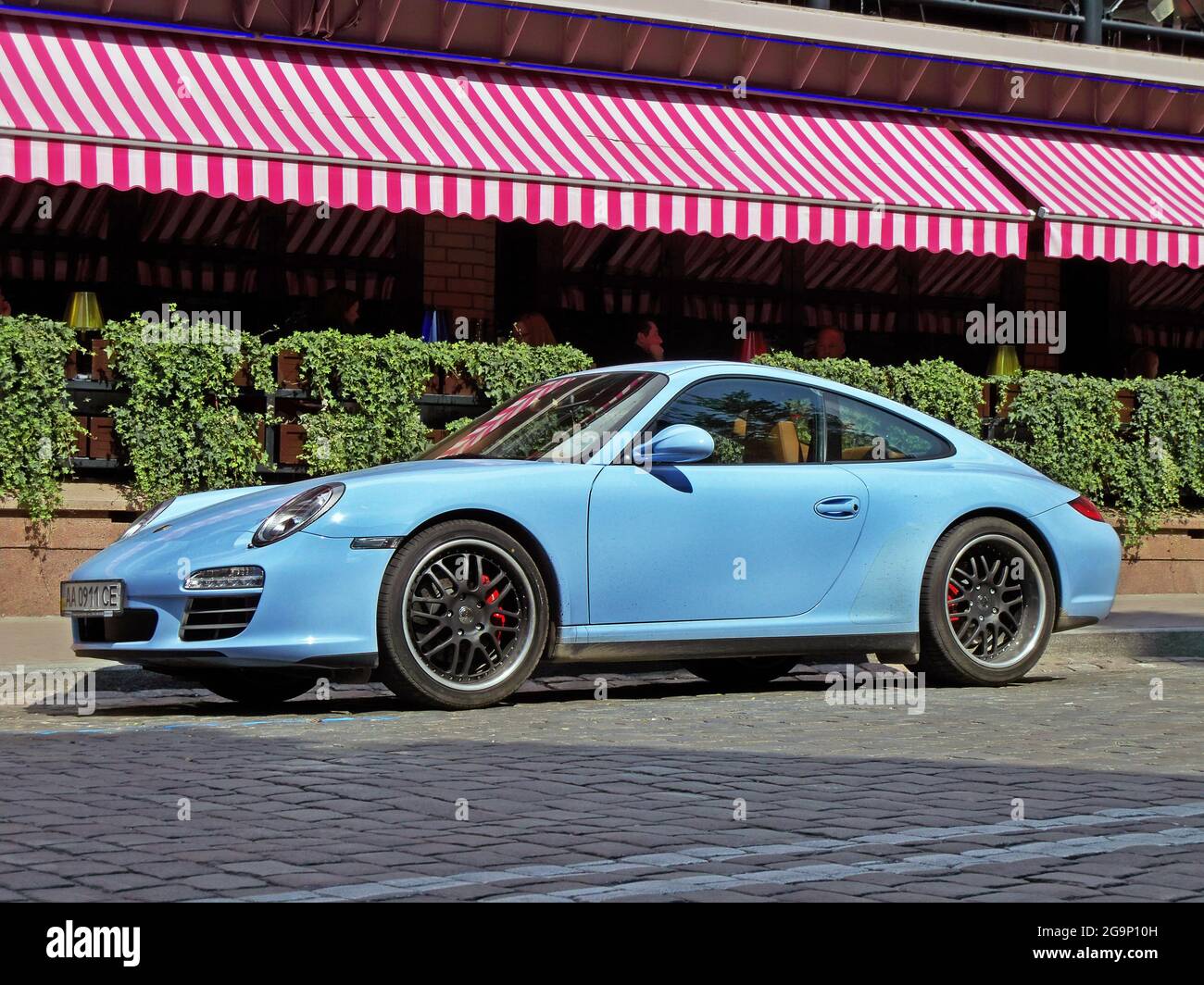 Porsche blue metallic hi-res stock photography and images - Alamy