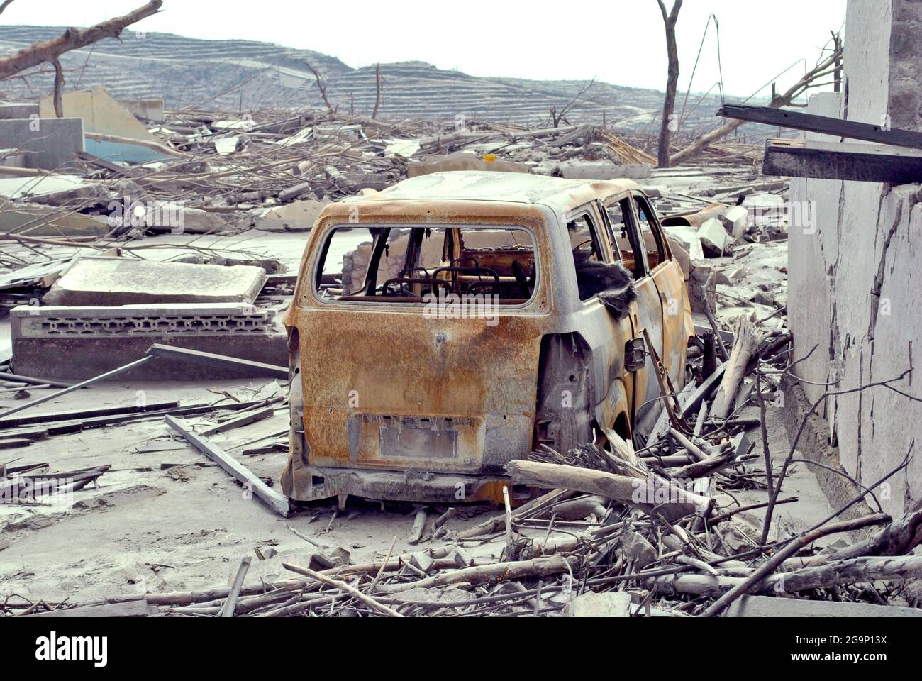 Buried car hi-res stock photography and images - Alamy