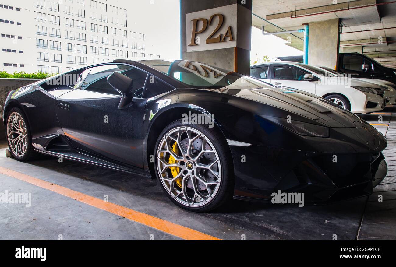 Lamborghini rear view hi-res stock photography and images - Alamy