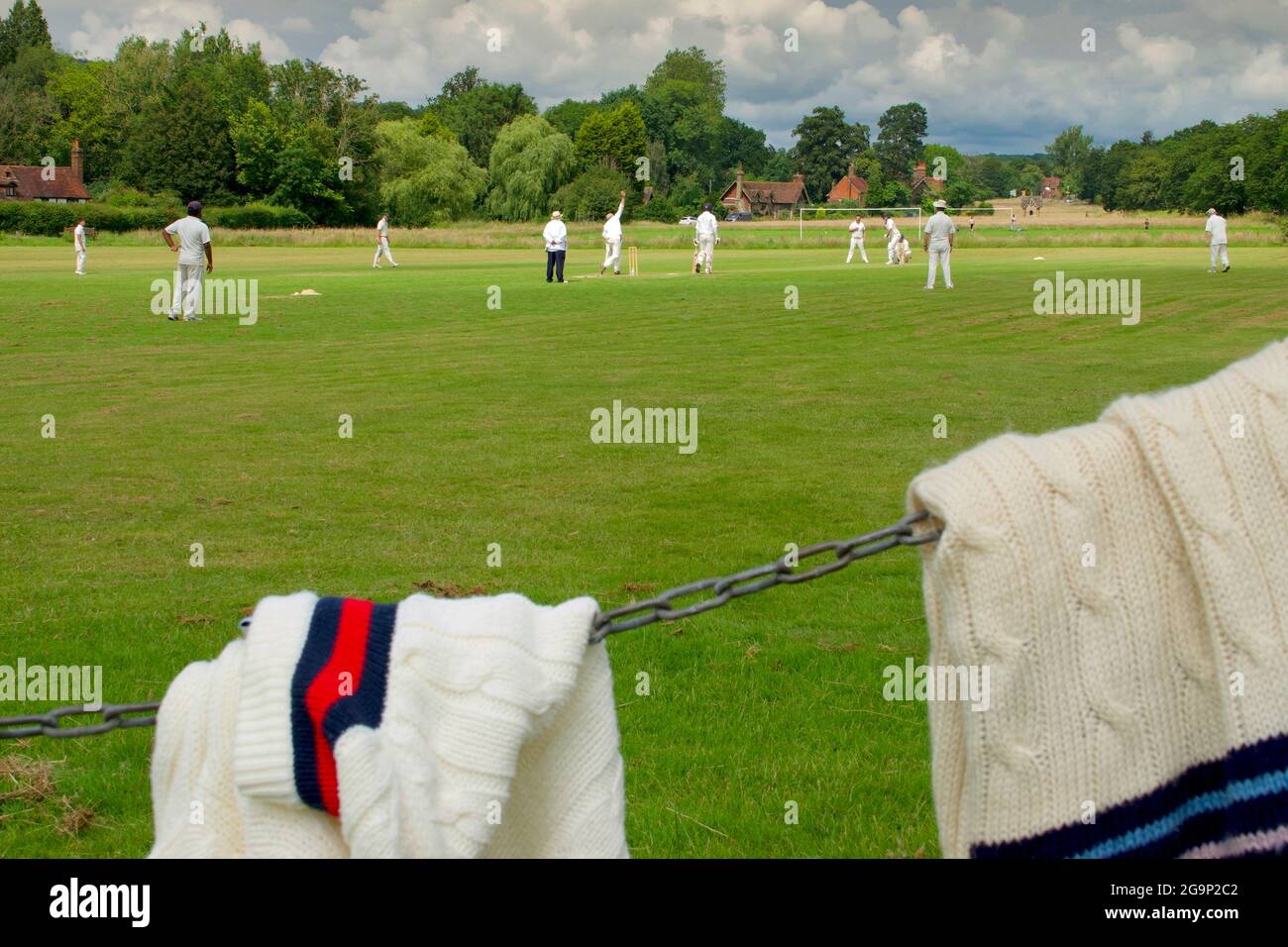 Traditional cricket hi-res stock photography and images - Alamy