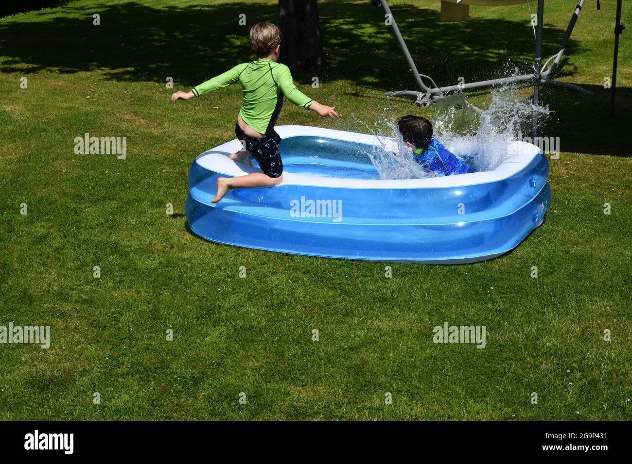 Paddling pool blue hi-res stock photography and images - Alamy