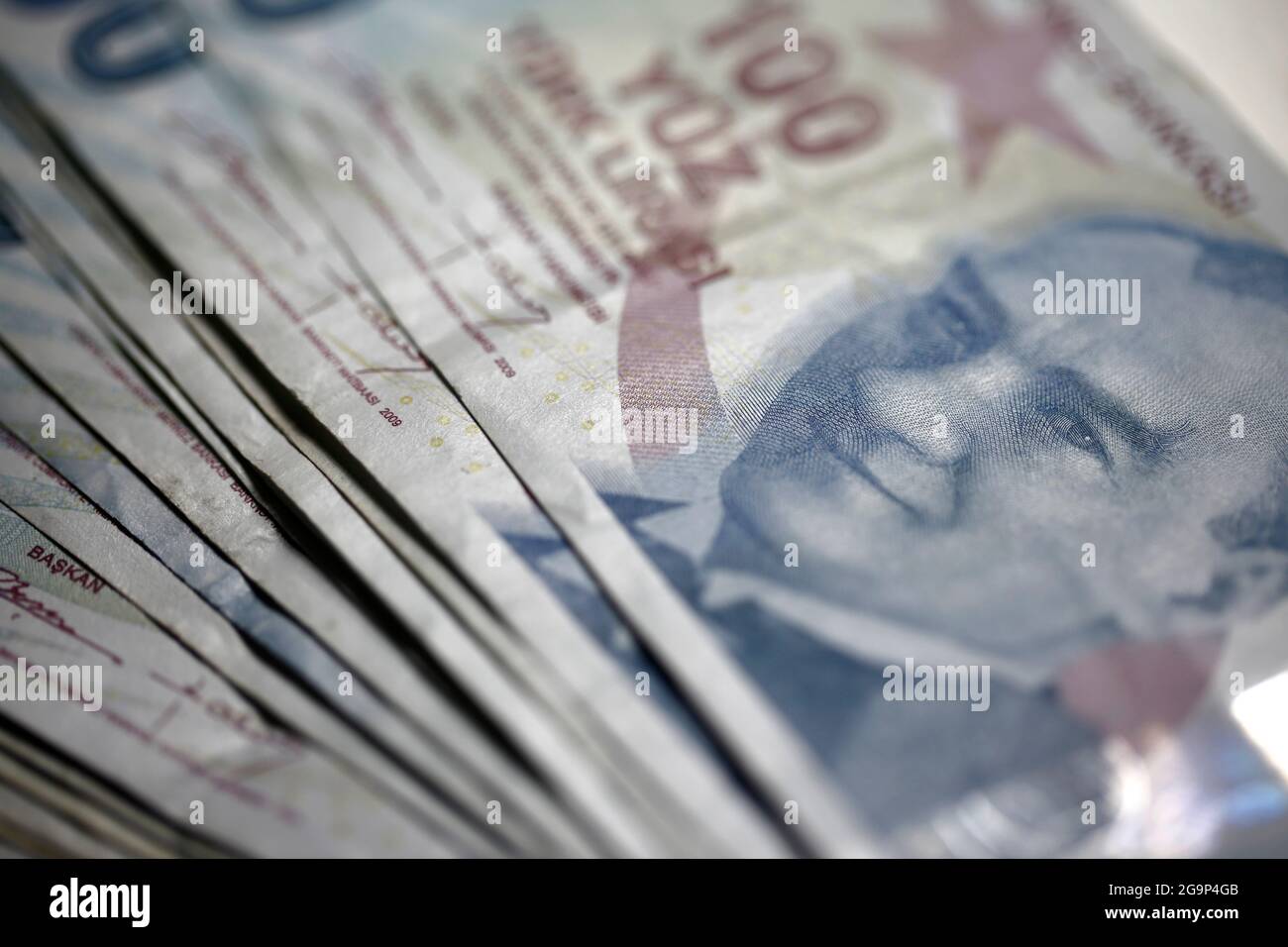 20 lira banknote turkish banknote hi-res stock photography and images ...