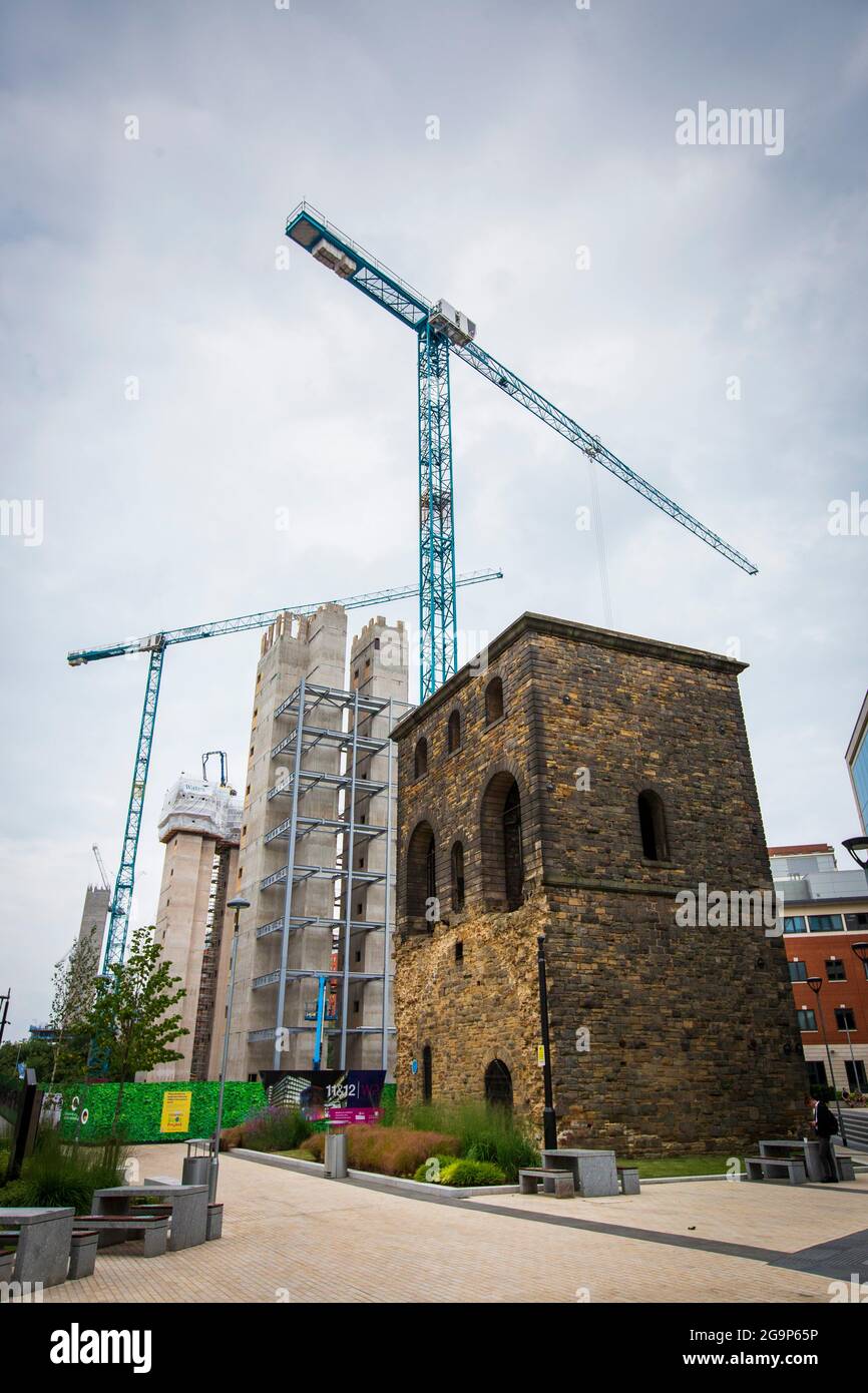Old leeds station architecture hi-res stock photography and images - Alamy