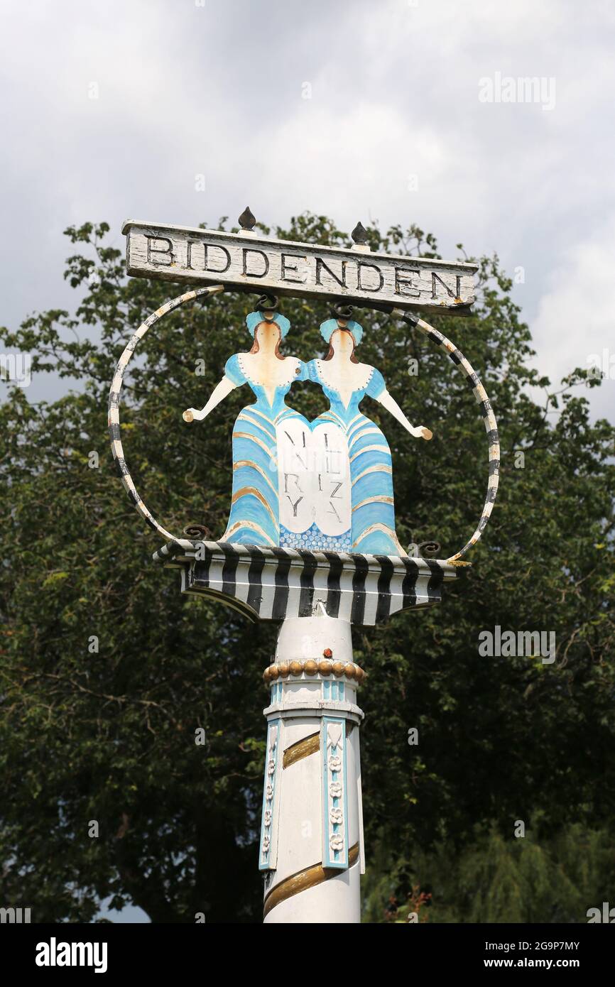 Biddenden Maids village sign, High Street, Biddenden, Kent, England ...
