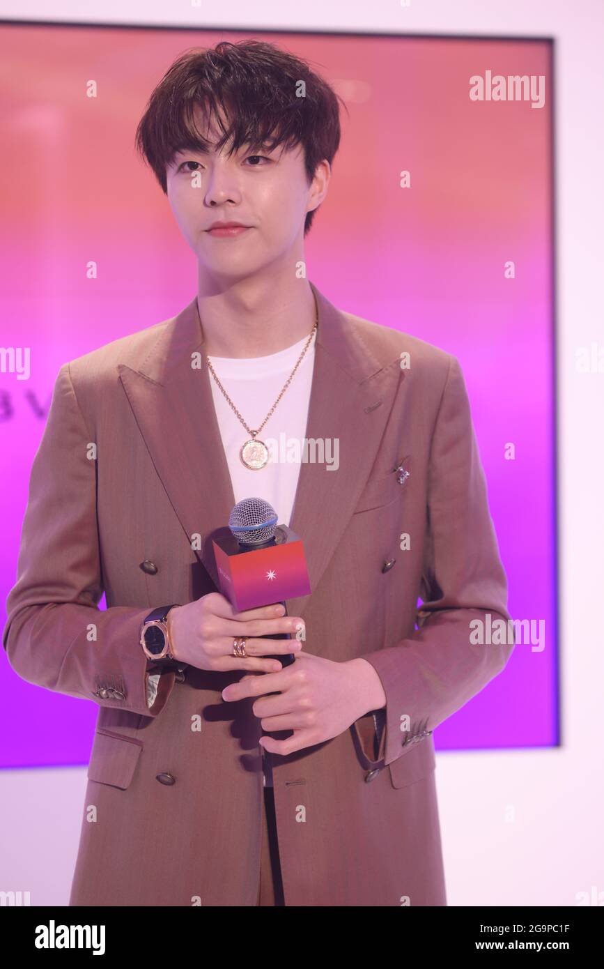 Taiwanese singer and actor Chen Linong stands for Bvlgari in Shanghai ...