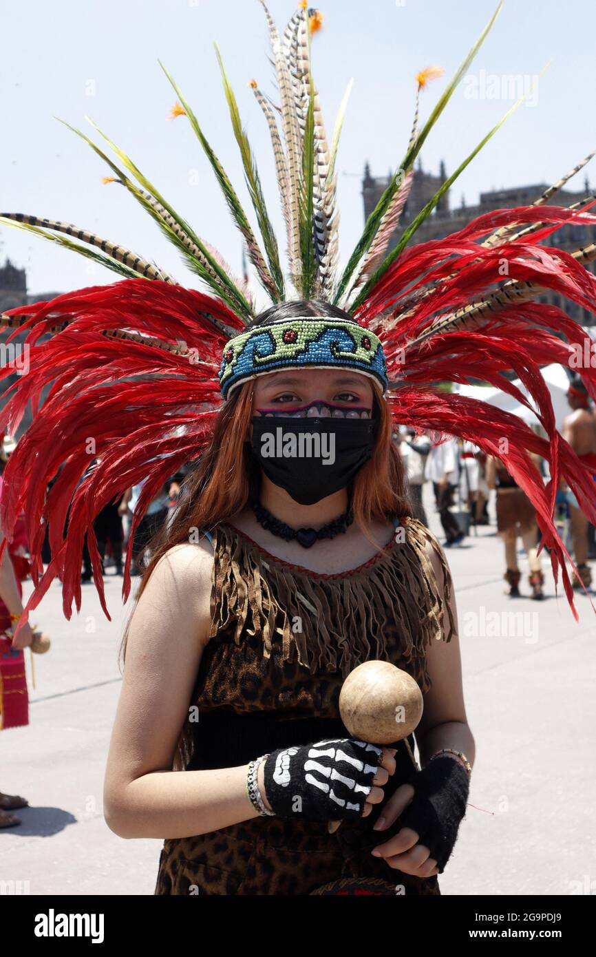 Pre-Hispanic dancers, musicians and creators of offerings take part ...