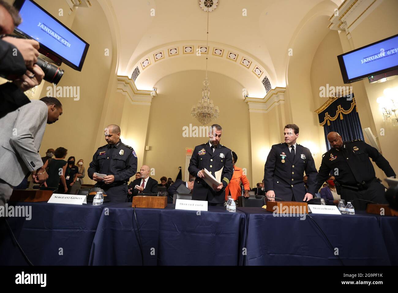 From left, Sgt. Aquilino Gonell of the US Capitol Police, Officer ...