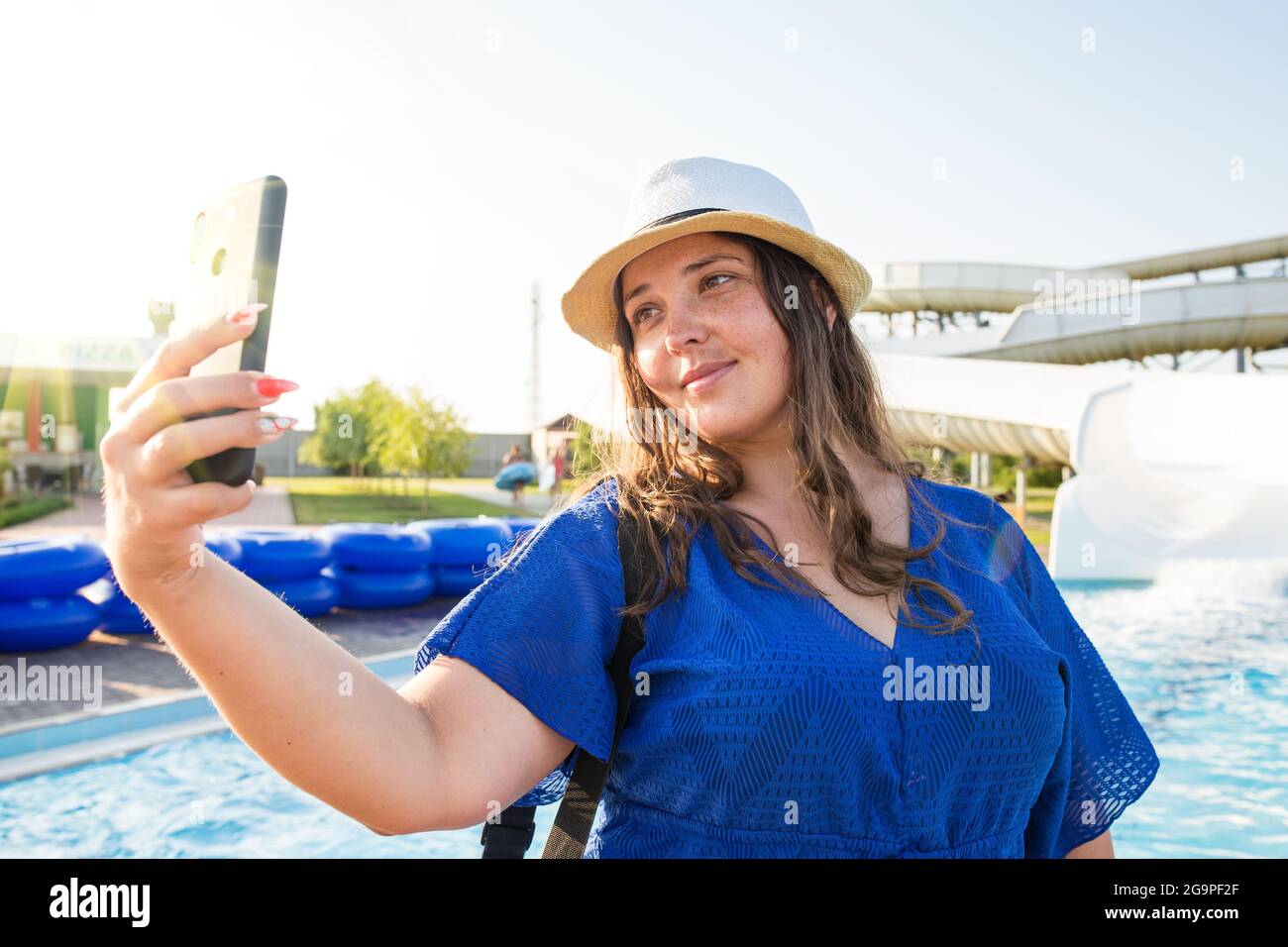 Taking selfy hi-res stock photography and images - Alamy