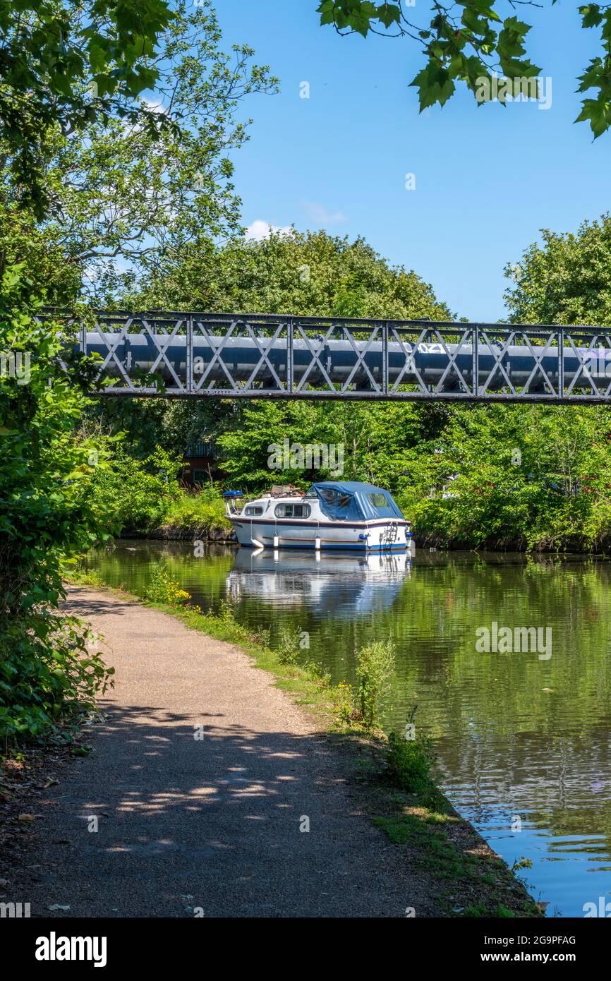 Pipeline spanning canal hi-res stock photography and images - Alamy