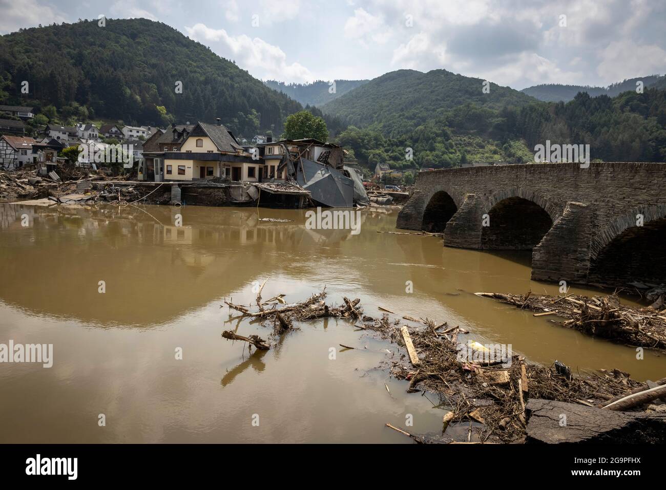 Flut ahr hi-res stock photography and images - Alamy