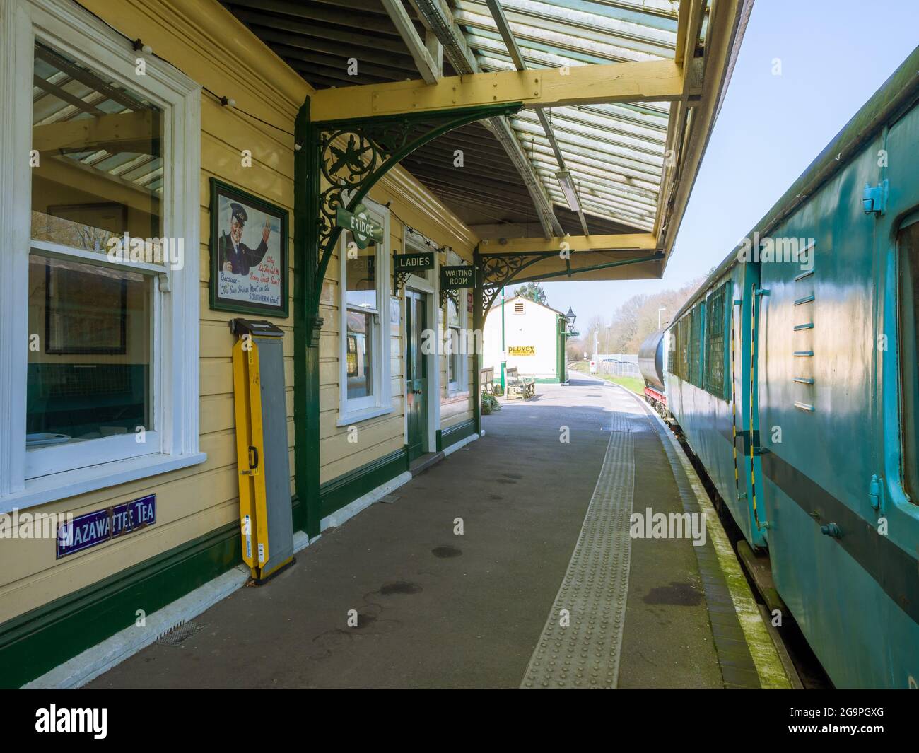 Eridge train station hi-res stock photography and images - Alamy