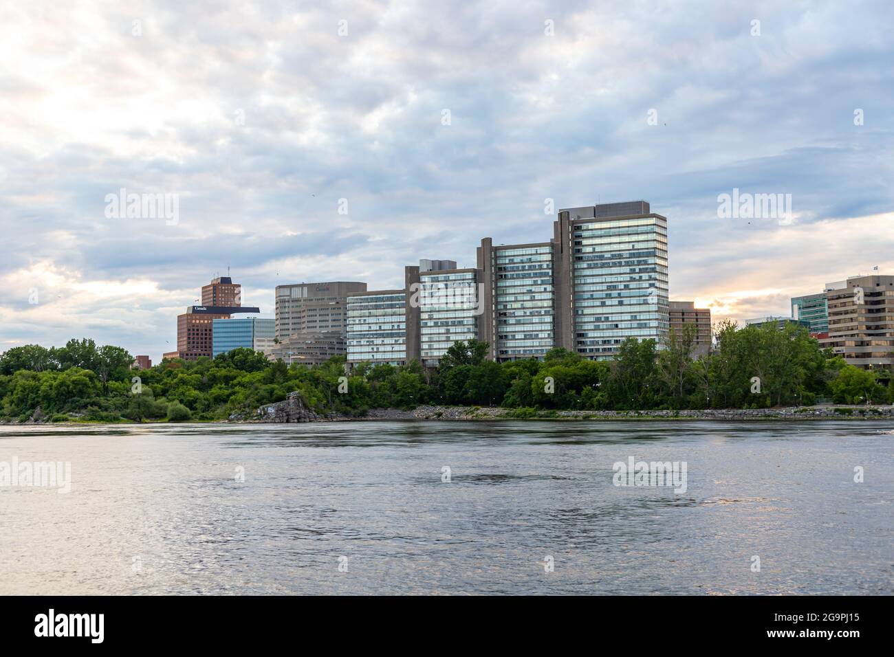 Ottawa skyline houses hi-res stock photography and images - Alamy