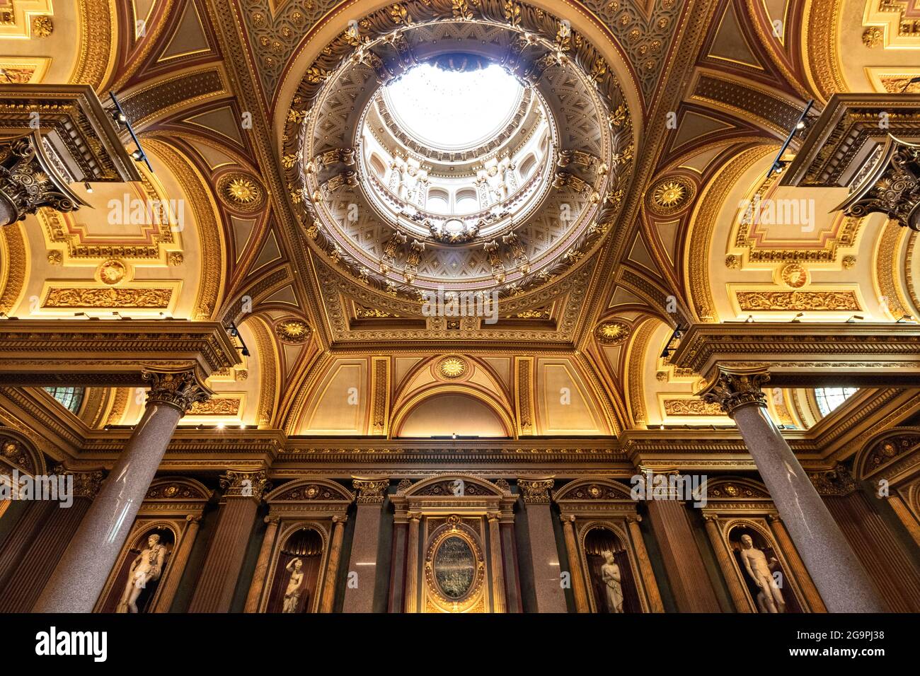 CAMBRIDGE ENGLAND FITZWILLIAM MUSEUM INTERIOR HALL AND ELABORATE ...