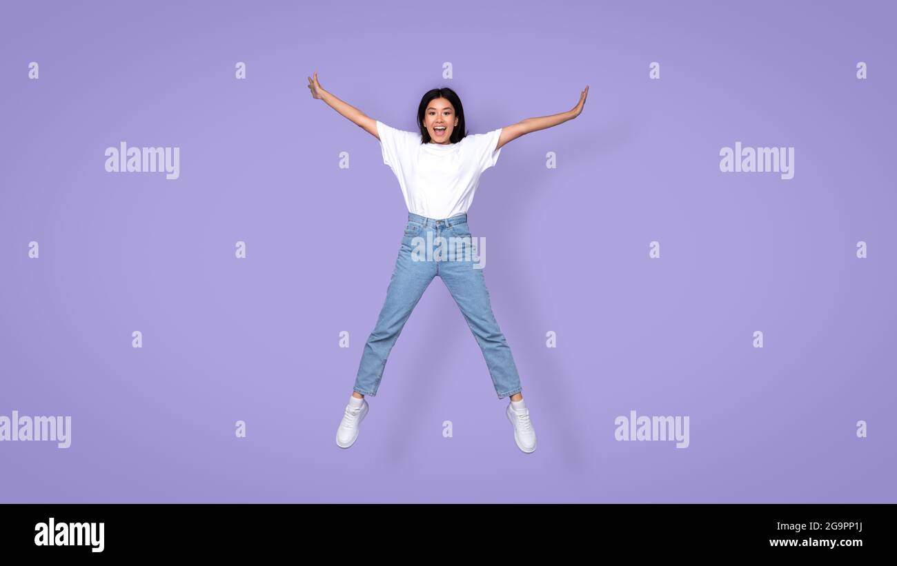 Japanese women jumping for hi-res stock photography and images - Alamy