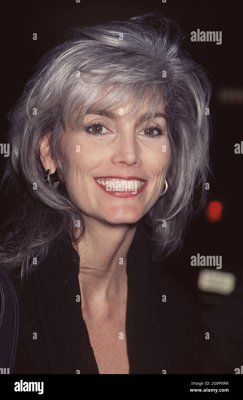 Emmylou Harris Hair 2022