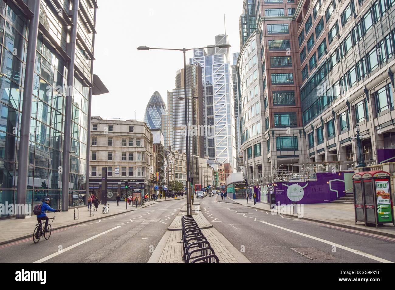 Bishopsgate, City of London, daytime view Stock Photo - Alamy
