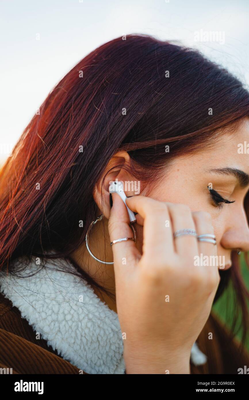 Ear bud hi-res stock photography and images - Alamy