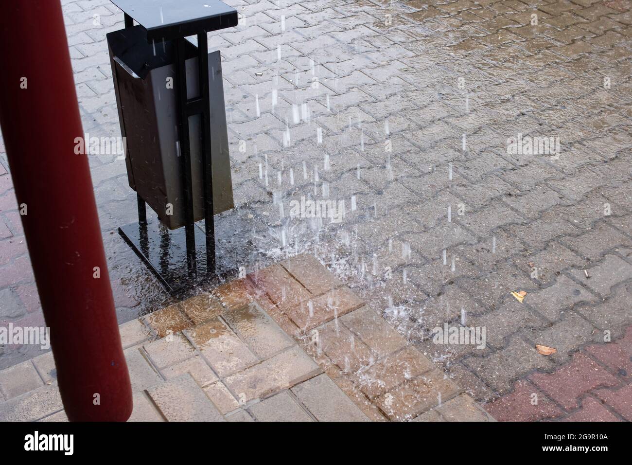 Rain water harvesting building hi-res stock photography and images - Alamy