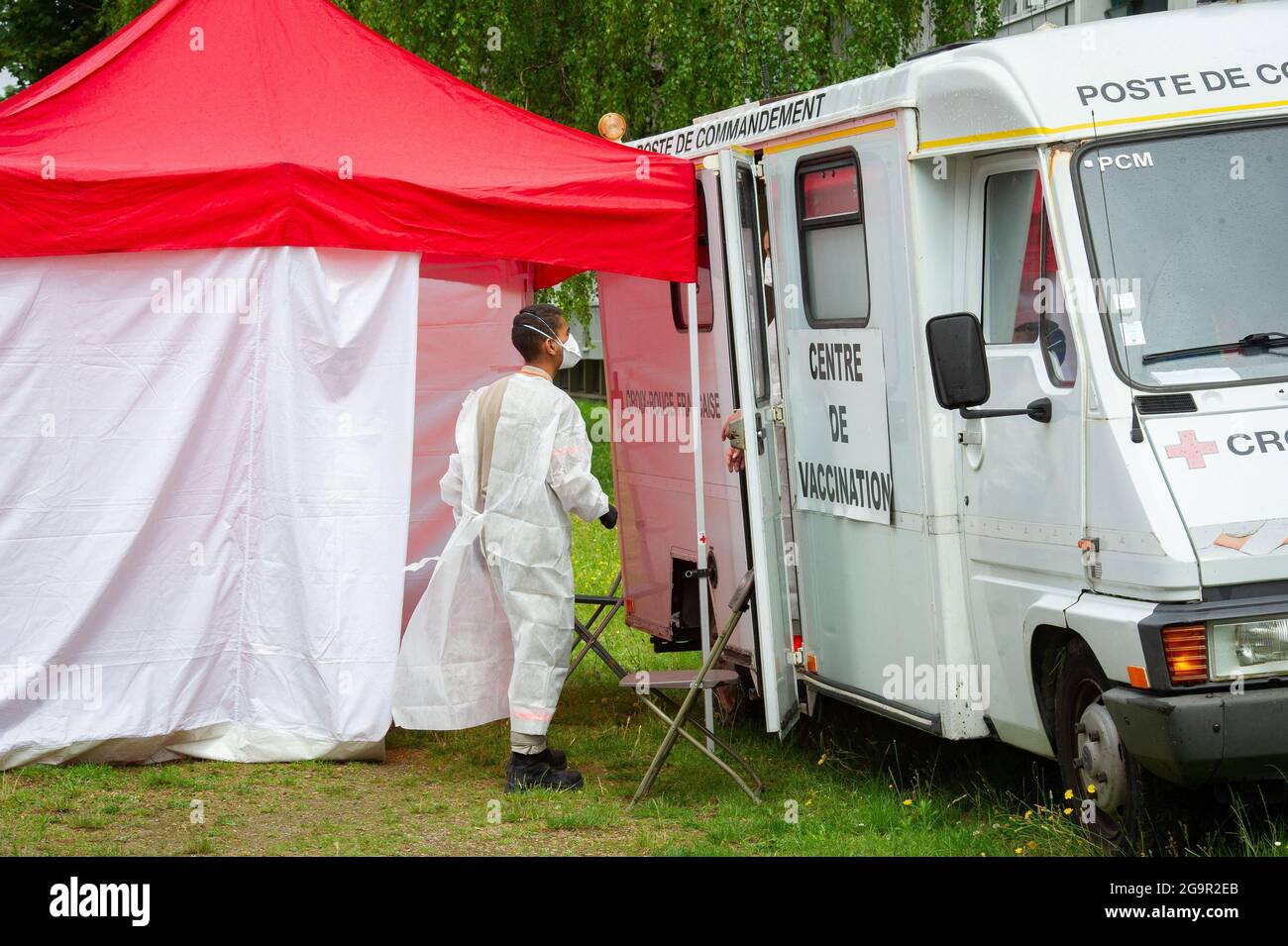 Traveling vaccination center of the Red Cross, installed at the foot of ...