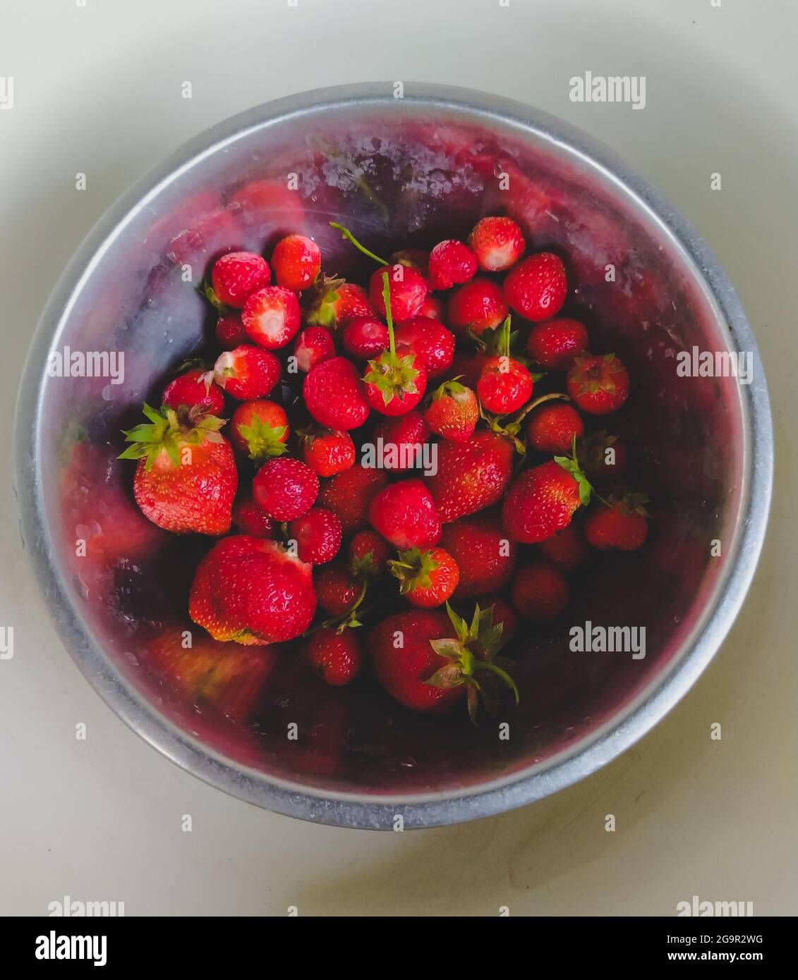 Top view organic strawberries hi-res stock photography and images - Alamy