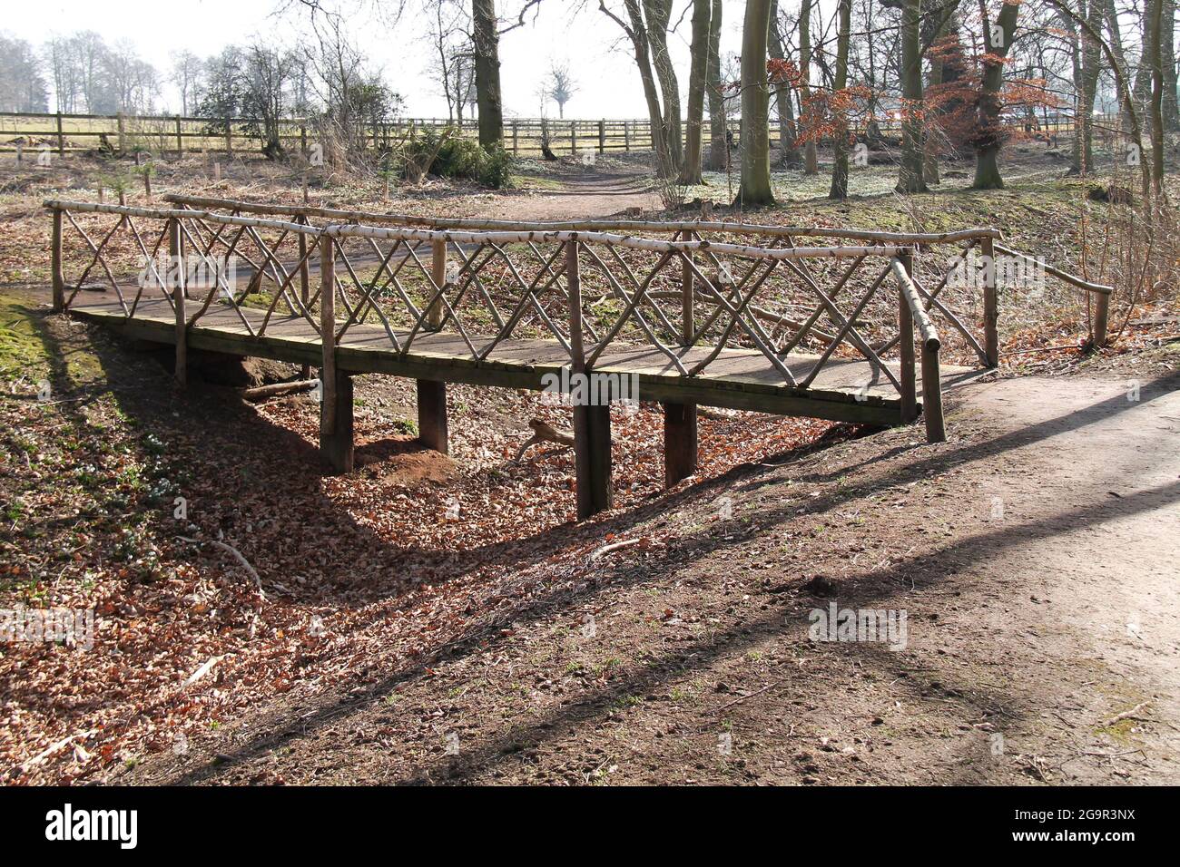 Dry river bed garden hi-res stock photography and images - Alamy