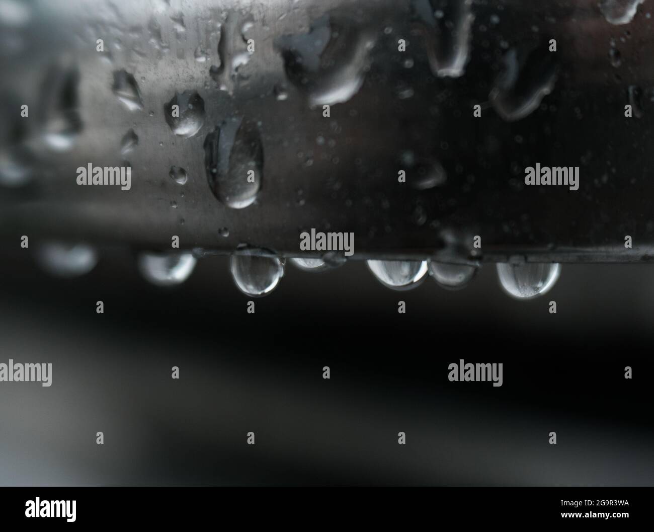 Icicle ice cold water drops hi-res stock photography and images - Alamy