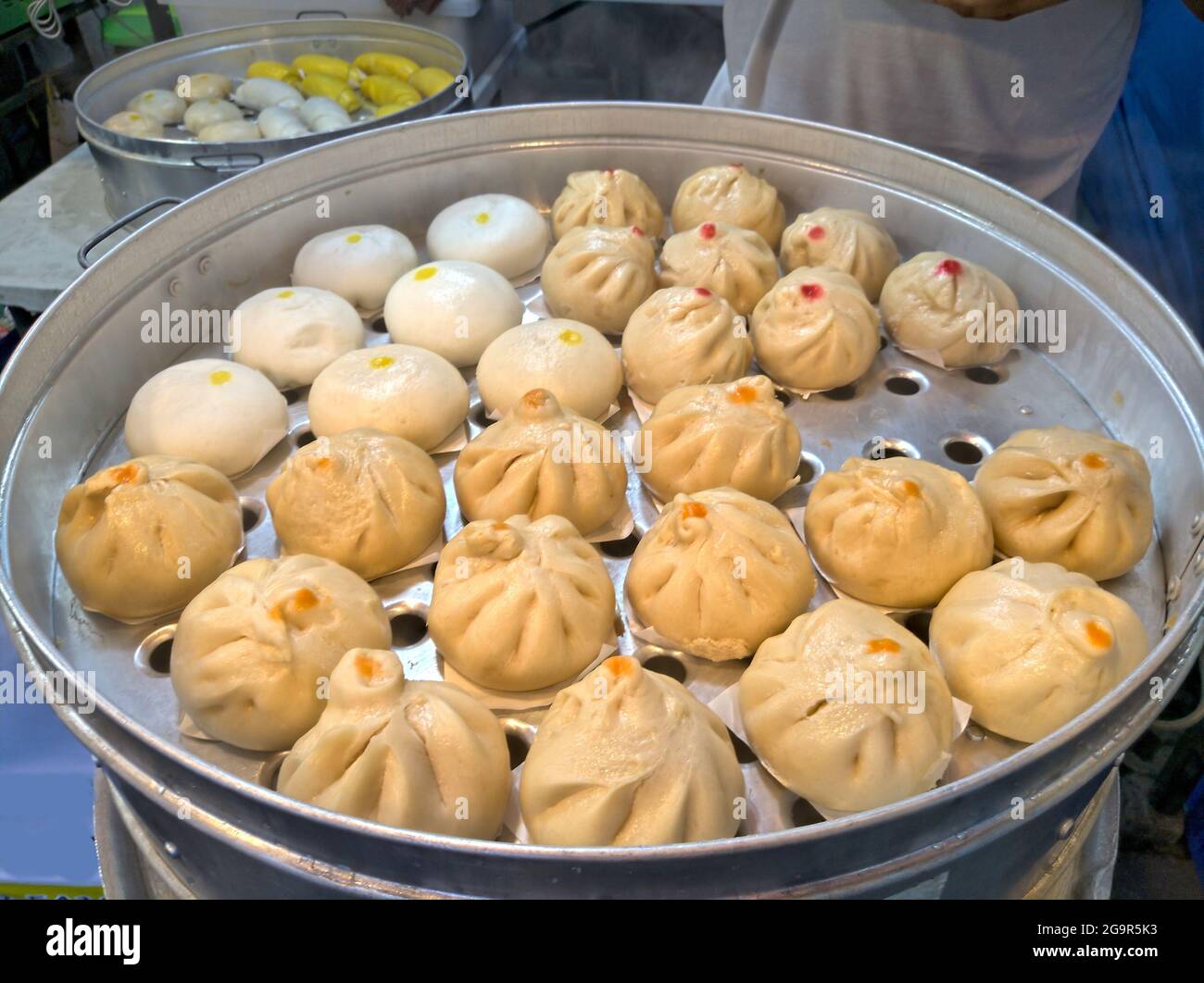Bun shop hi-res stock photography and images - Alamy