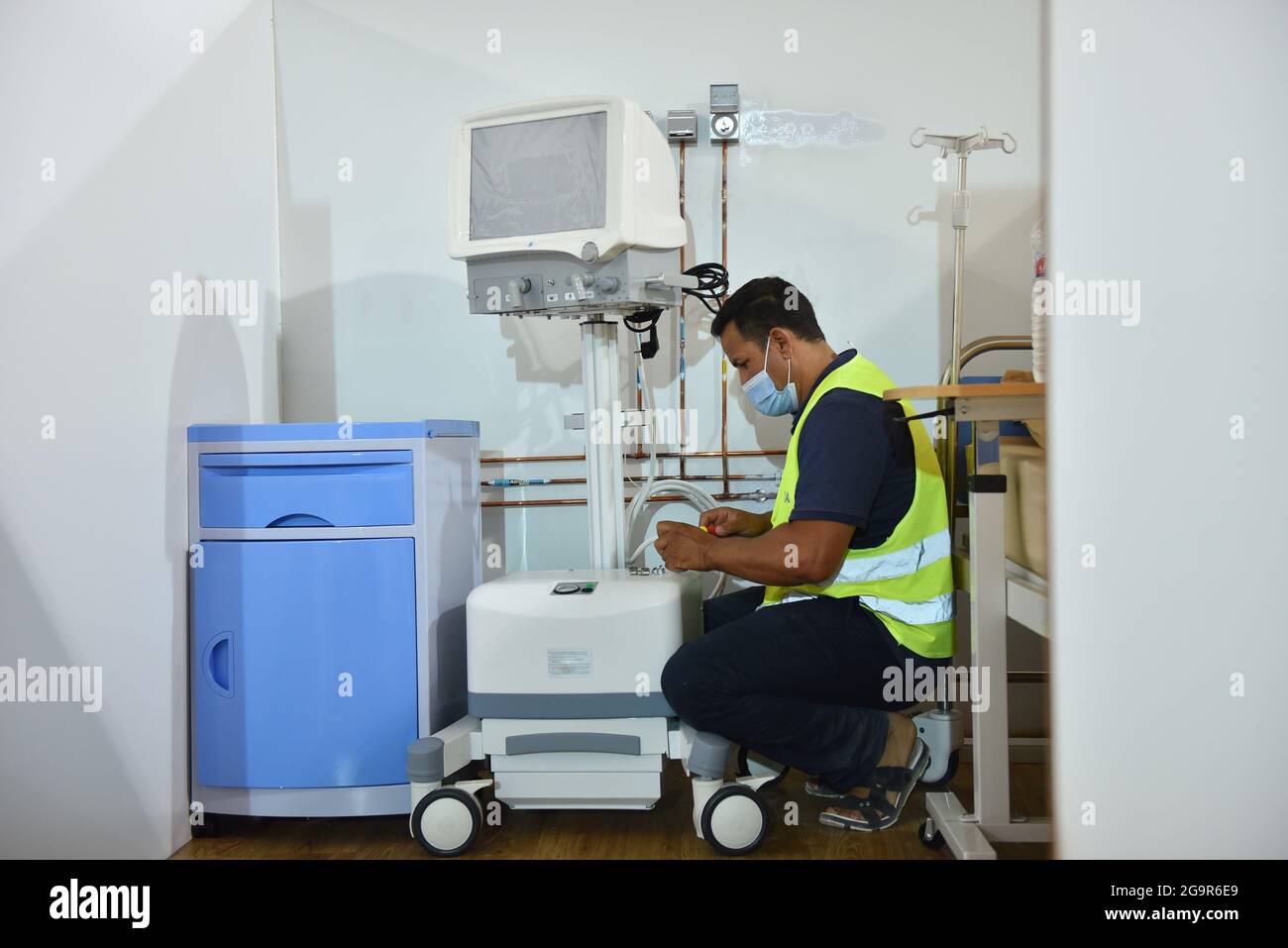 Resuscitation beds hi-res stock photography and images - Alamy