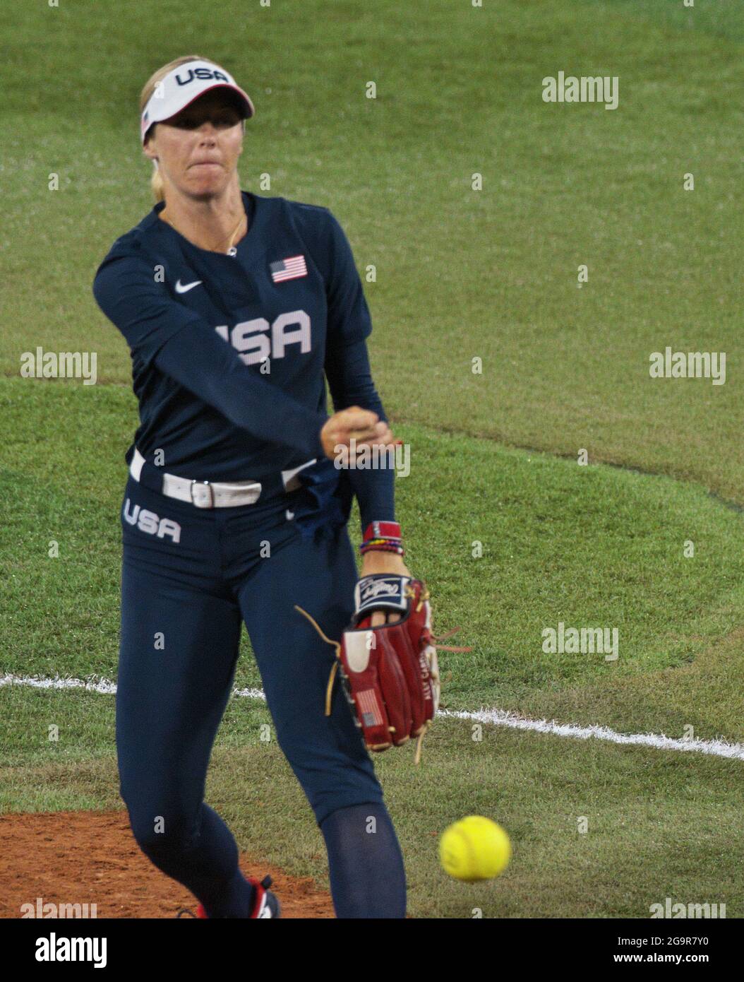 Tokyo, Japan. 27th July, 2021. USA's pitcher Ally Carda hurls the ball ...