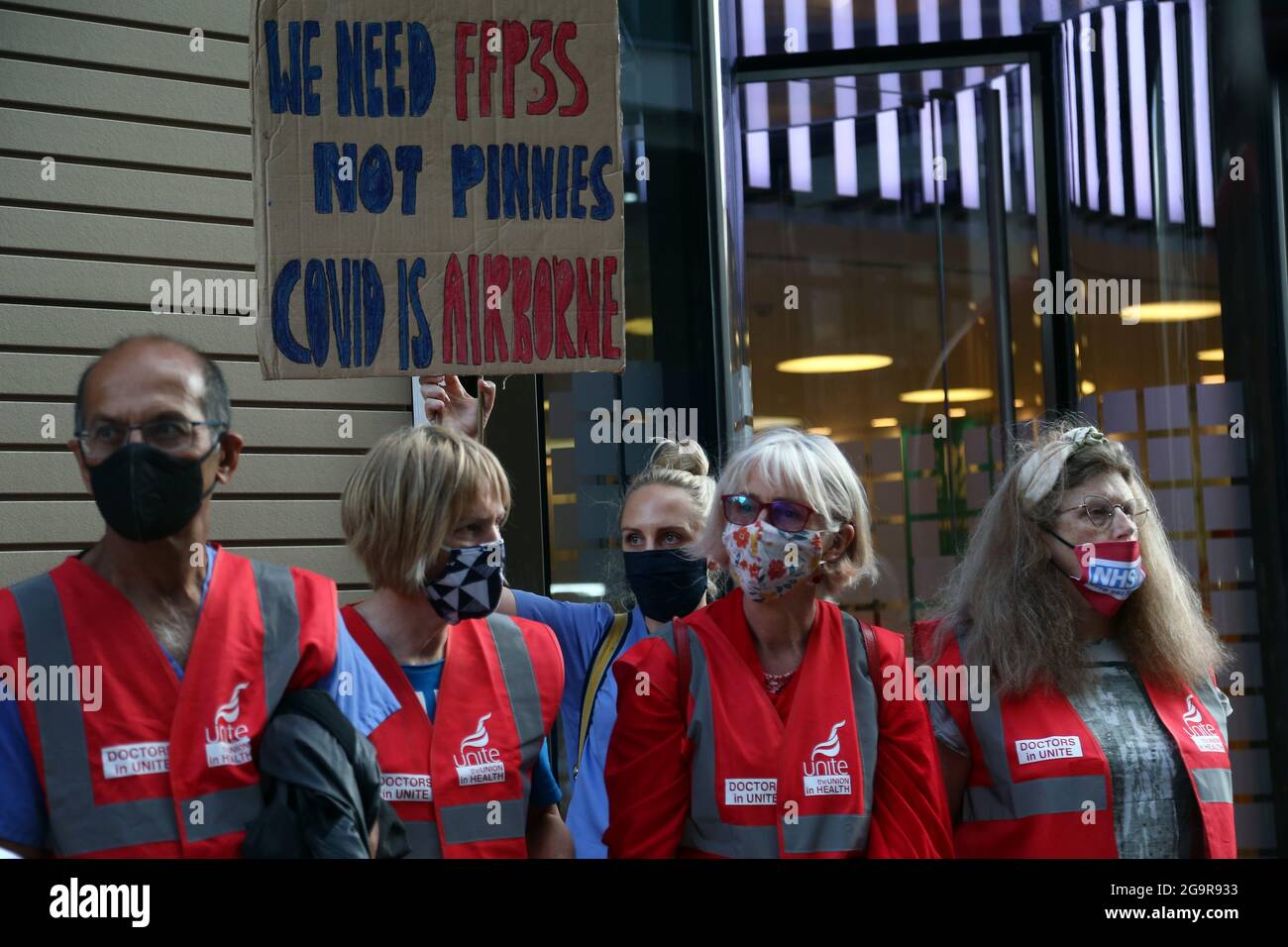 Lack of ppe england hi-res stock photography and images - Alamy
