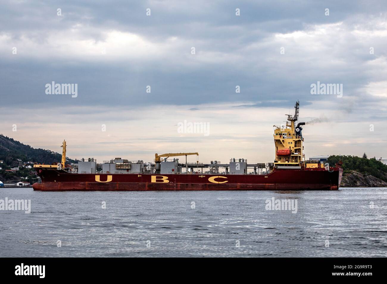 Cement vessel hi-res stock photography and images - Alamy