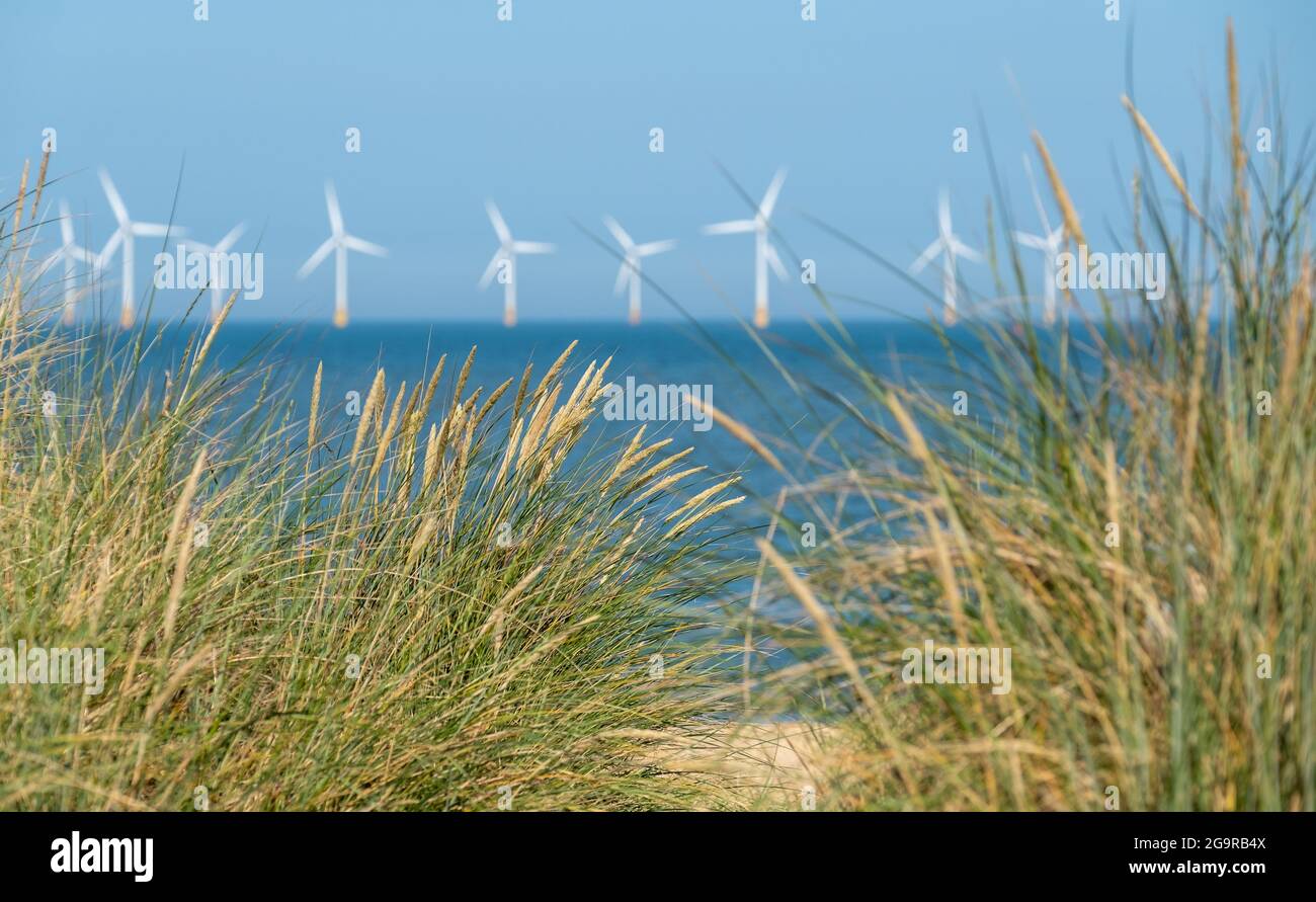 Scroby sands offshore wind farm hi-res stock photography and images - Alamy