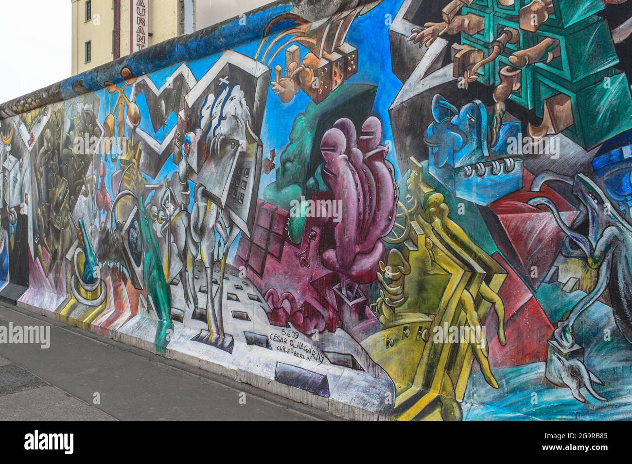 Bright graffiti hi-res stock photography and images - Alamy