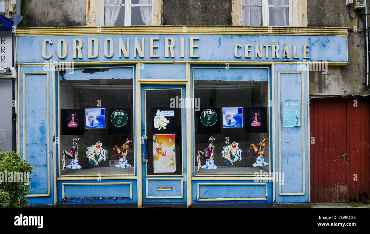 Old cordonnerie hi-res stock photography and images - Alamy