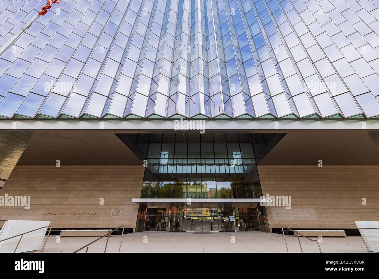 Modern court house hi-res stock photography and images - Alamy