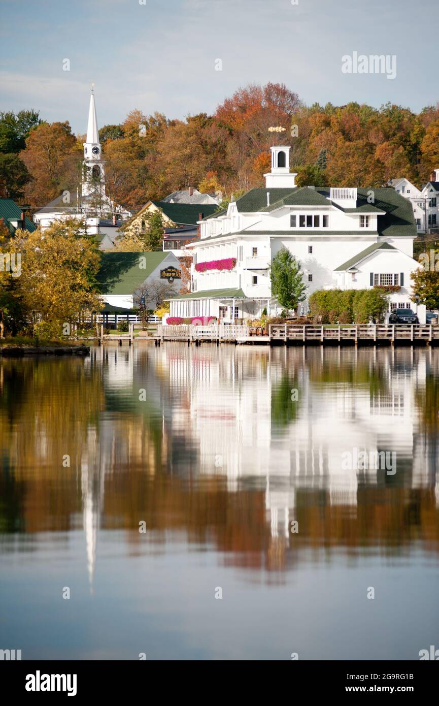 Fall foliage by mount washington hi-res stock photography and images ...