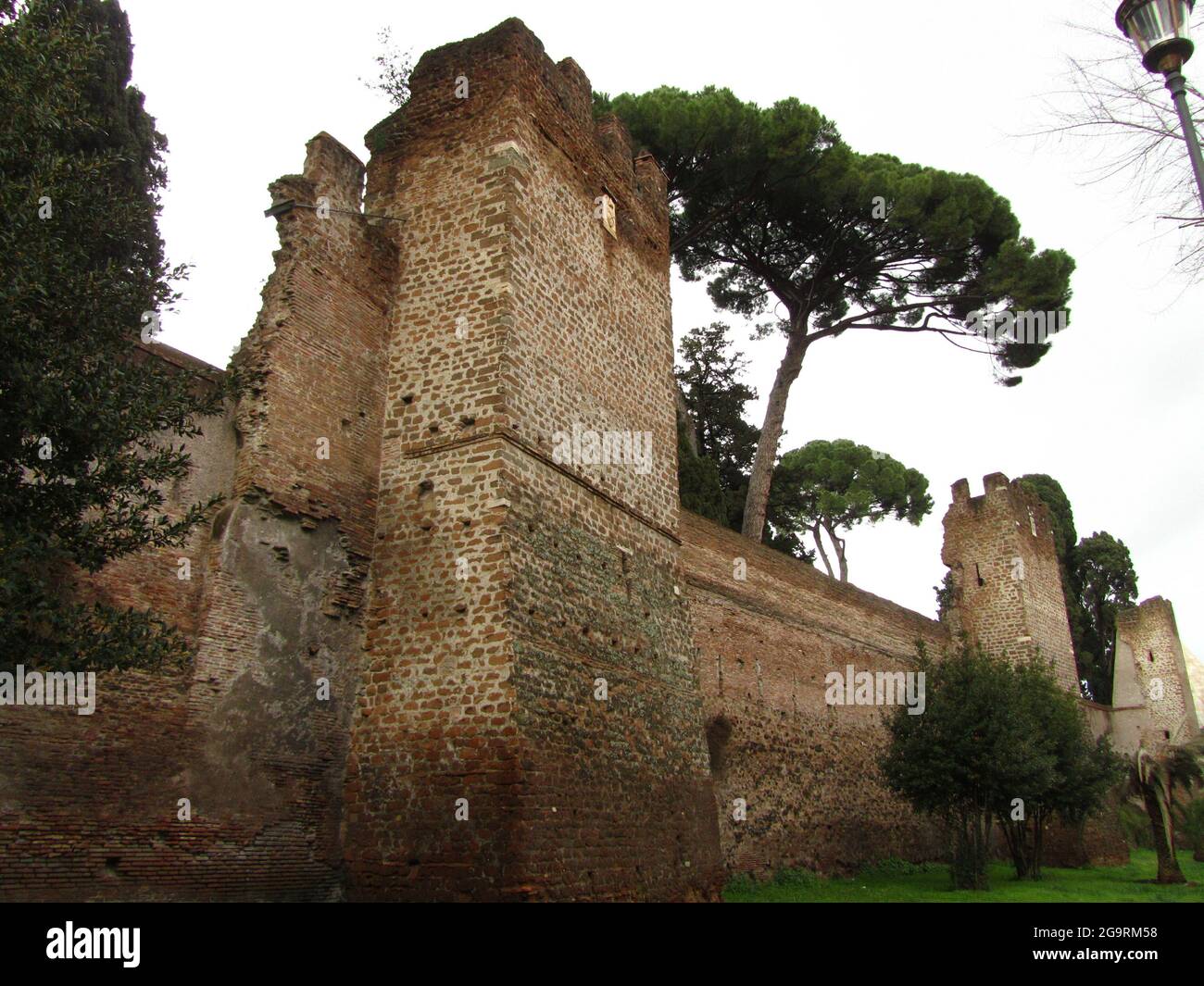 Fortifications ancient rome hi-res stock photography and images - Alamy